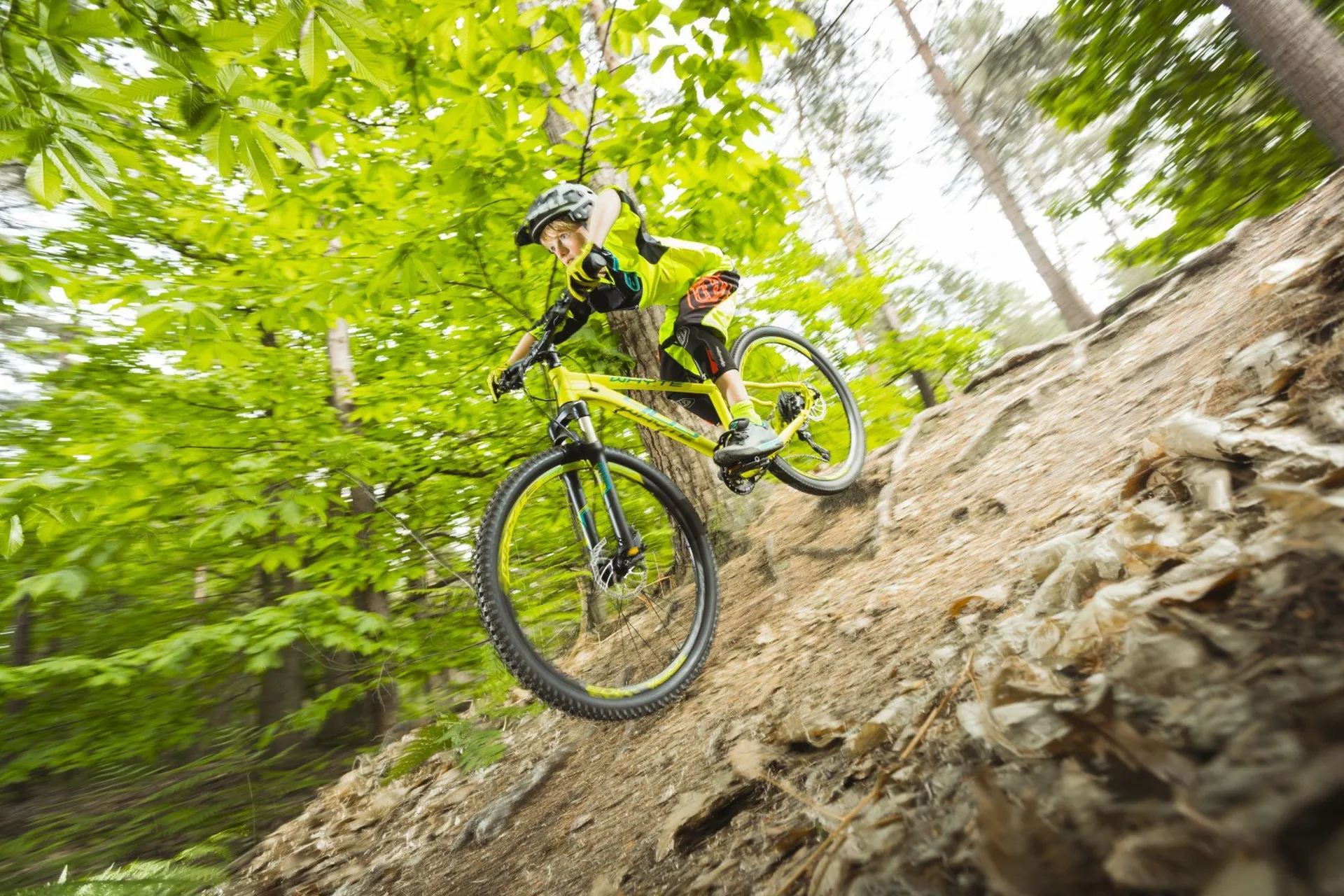 2019 Whyte 403 Petrol Youth Mountain Bike