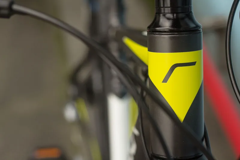 2018 Ridgeback X2 Dual Track Mountain Bike