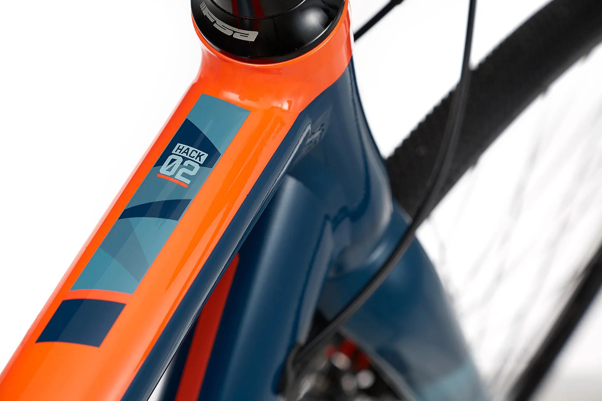 2019 Saracen Hack 02 Adventure Road Bike